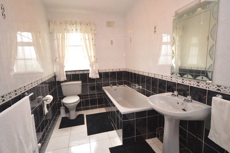 Mayo Paradise Possible - Western Ireland > Property > Claddagh House
